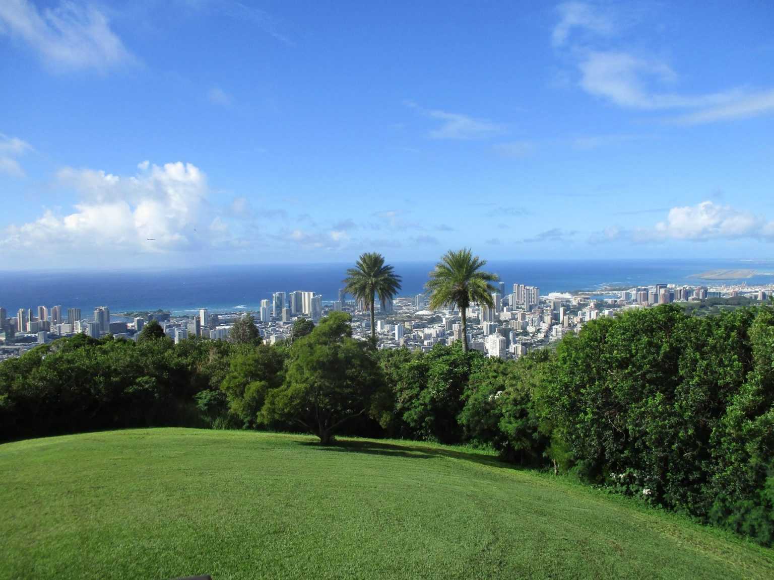 Tantalus Lookout and Pu'u Ualaka'a State Park: Exploring Honolulu's ...